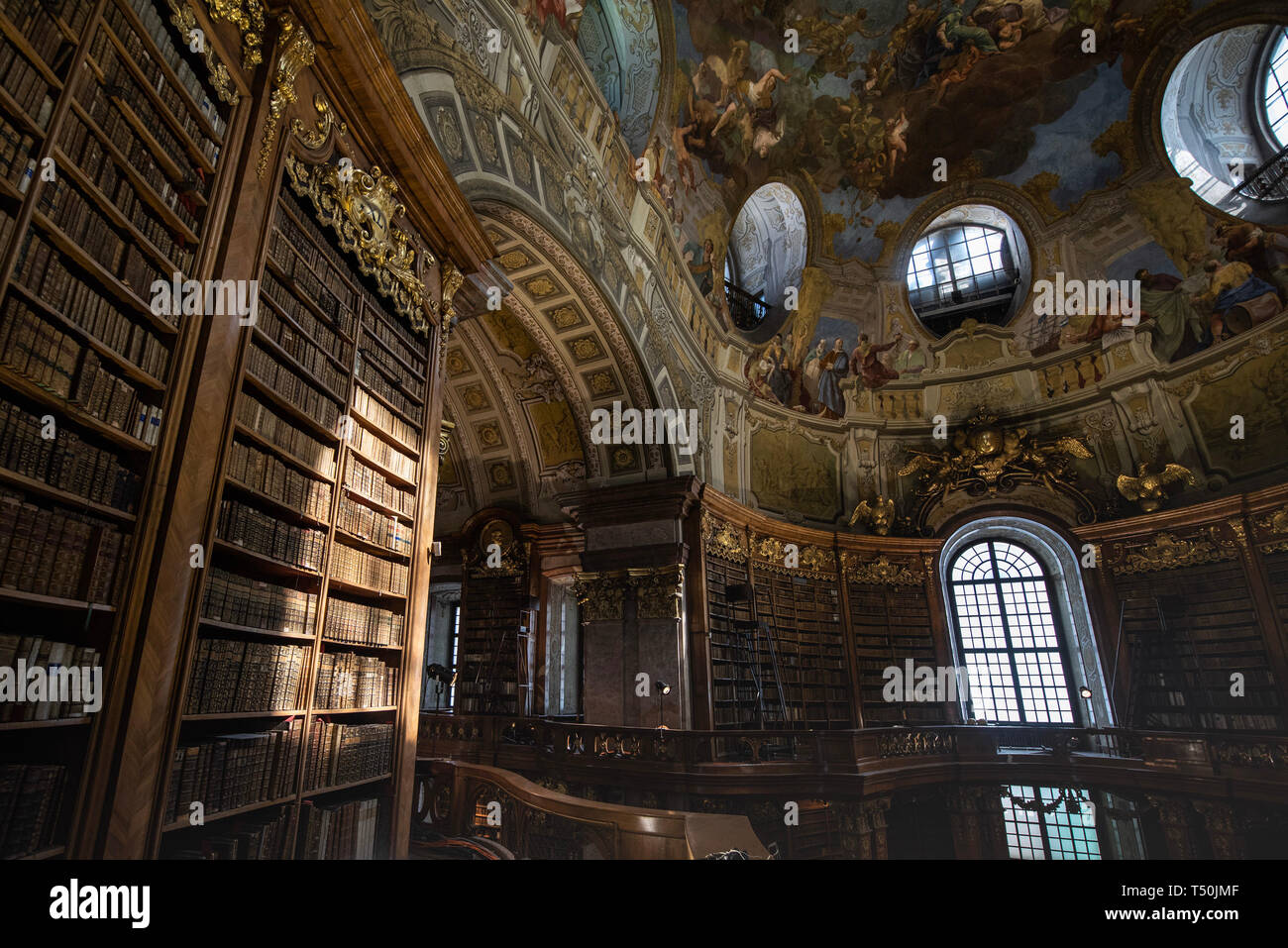 Vienna. 18th Apr, 2019. Photo taken on April 18, 2019 shows the State ...