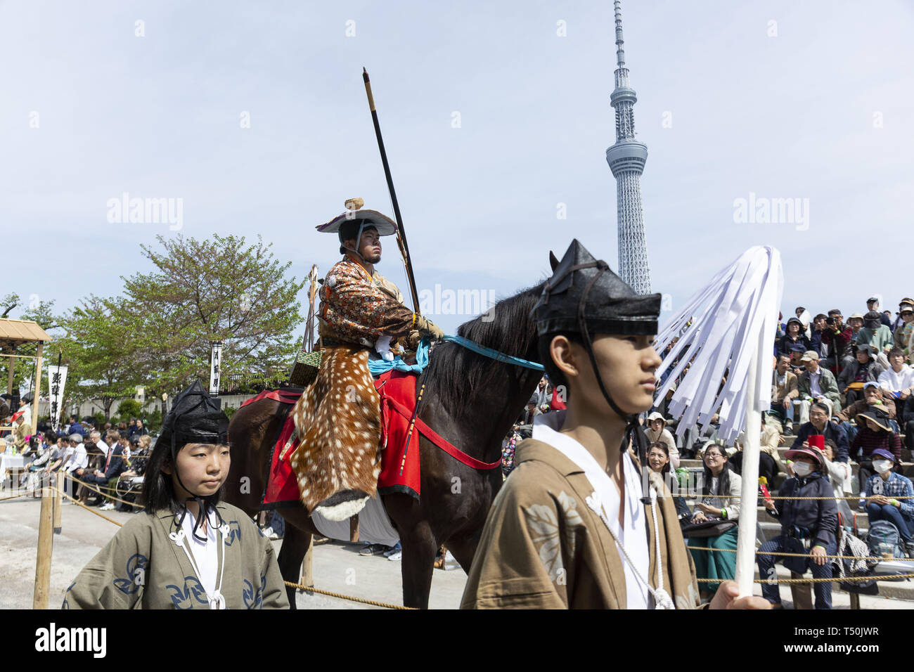 Tokyo, Japan. 20th Apr, 2019. Participants wearing traditional Japanese ...