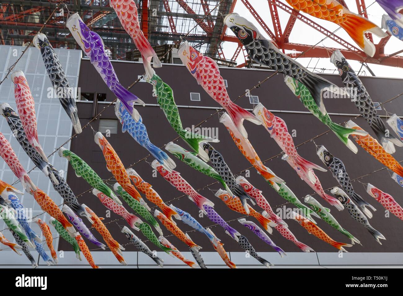 Tokyo, Japan. 20th Apr, 2019. 333 Koinobori (carp banners) on display ...