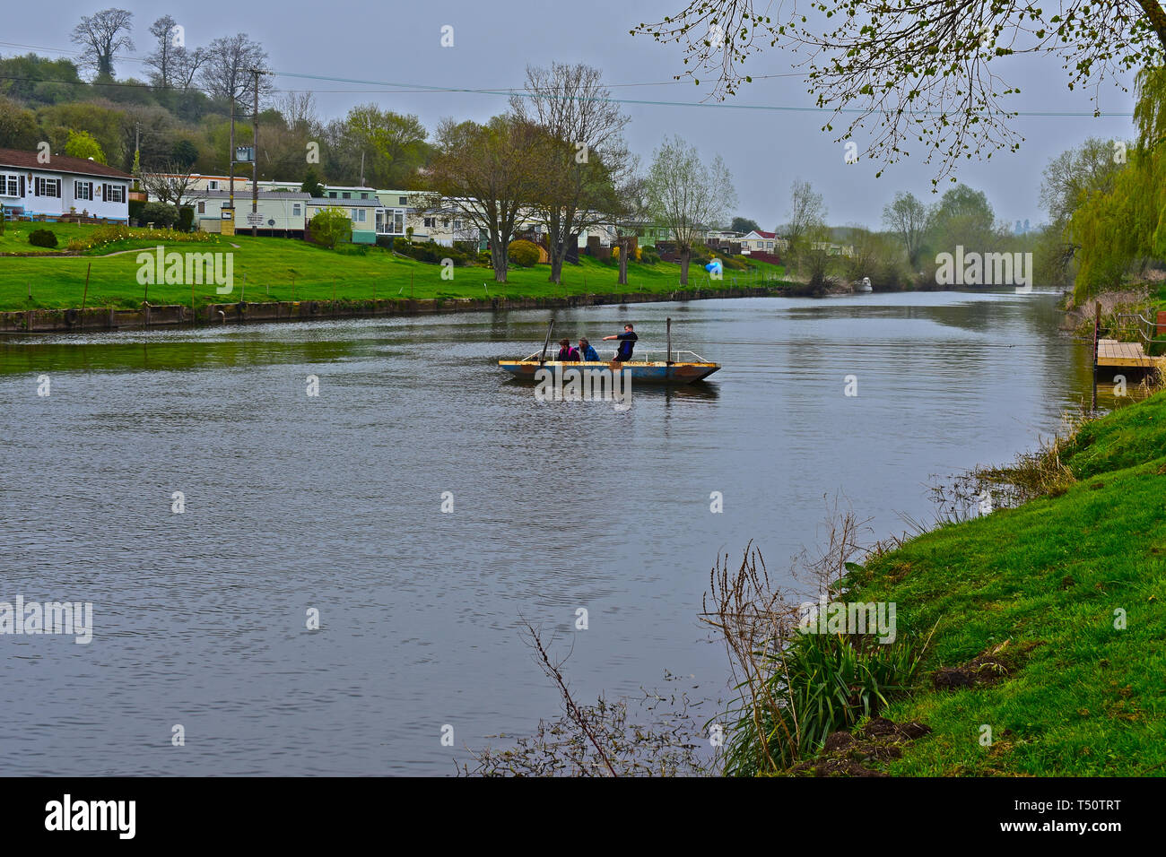 View of the river Avon near the Hampton area of Evesham. This is the ...