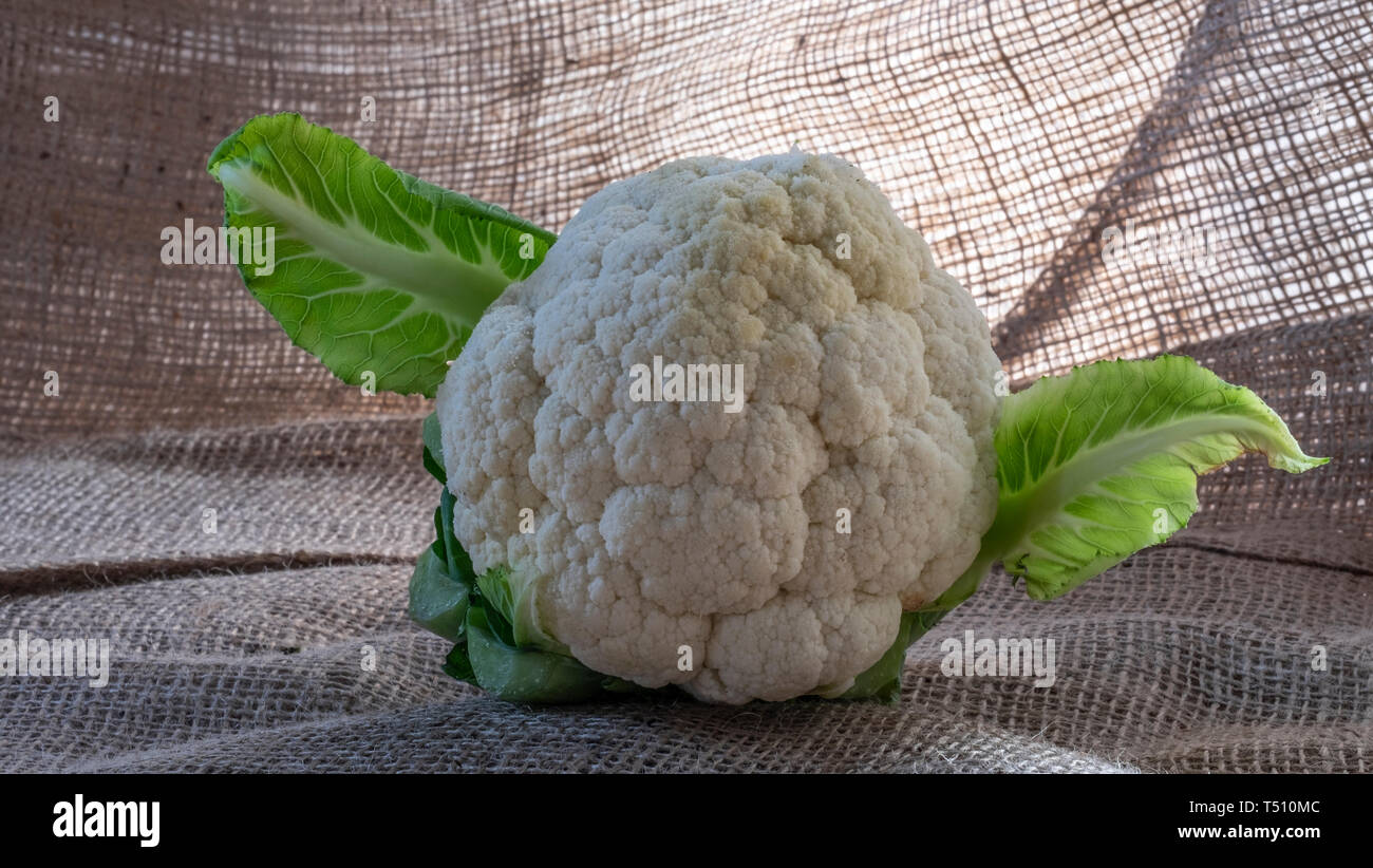 isolated cauliflower on yuta bag back ground Stock Photo - Alamy