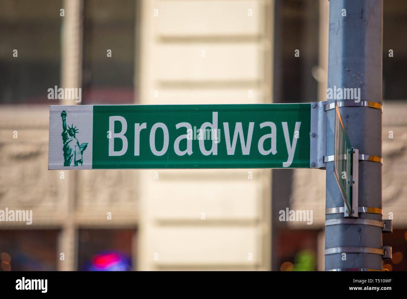 New York City green street signs midtown at day Stock Photo - Alamy