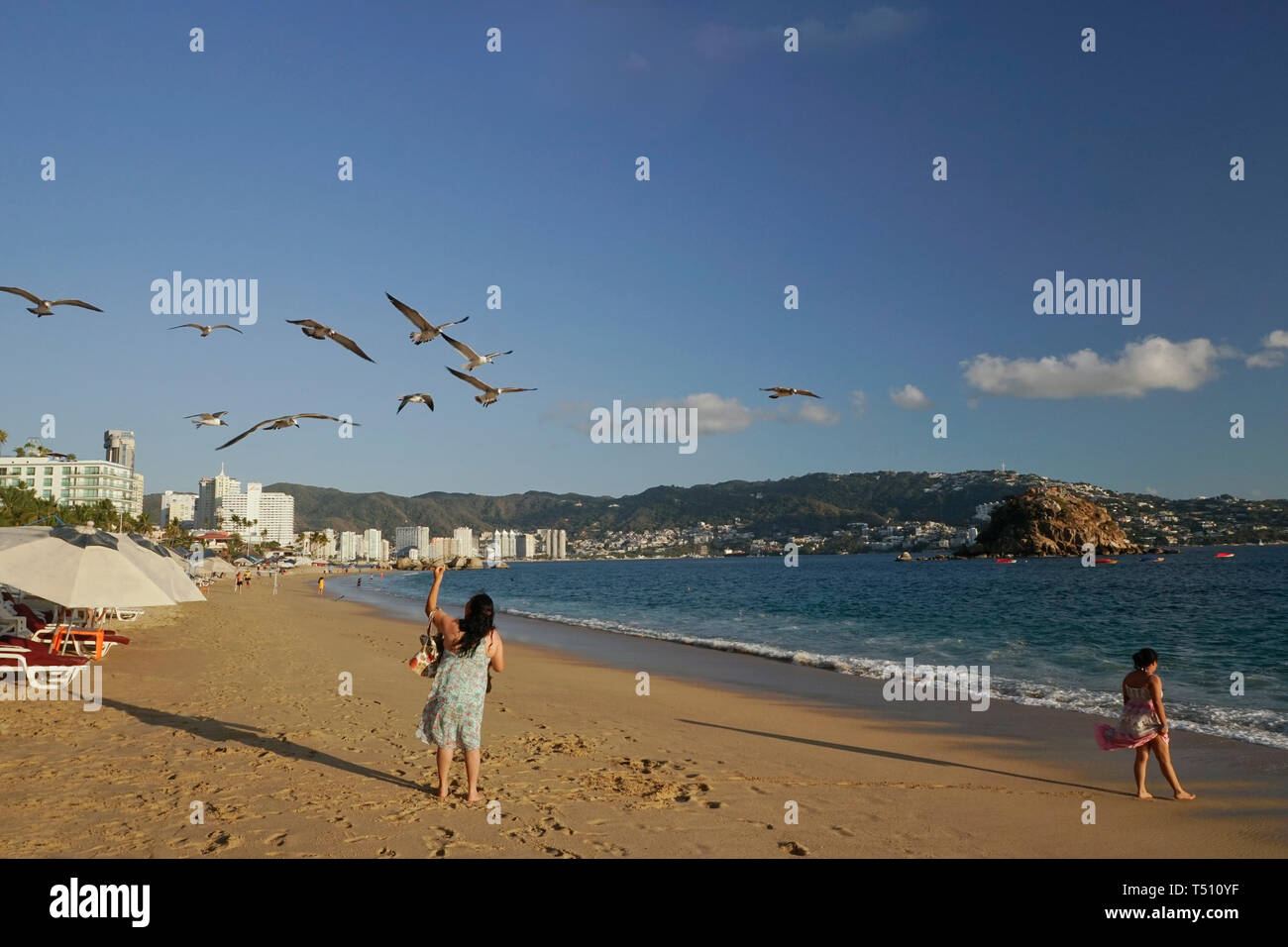 Playa condesa acapulco hi-res stock photography and images - Alamy