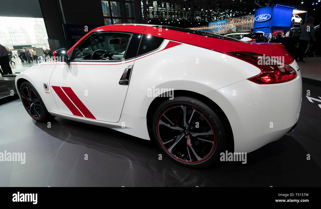 Nissan car display stand hi-res stock photography and images - Alamy