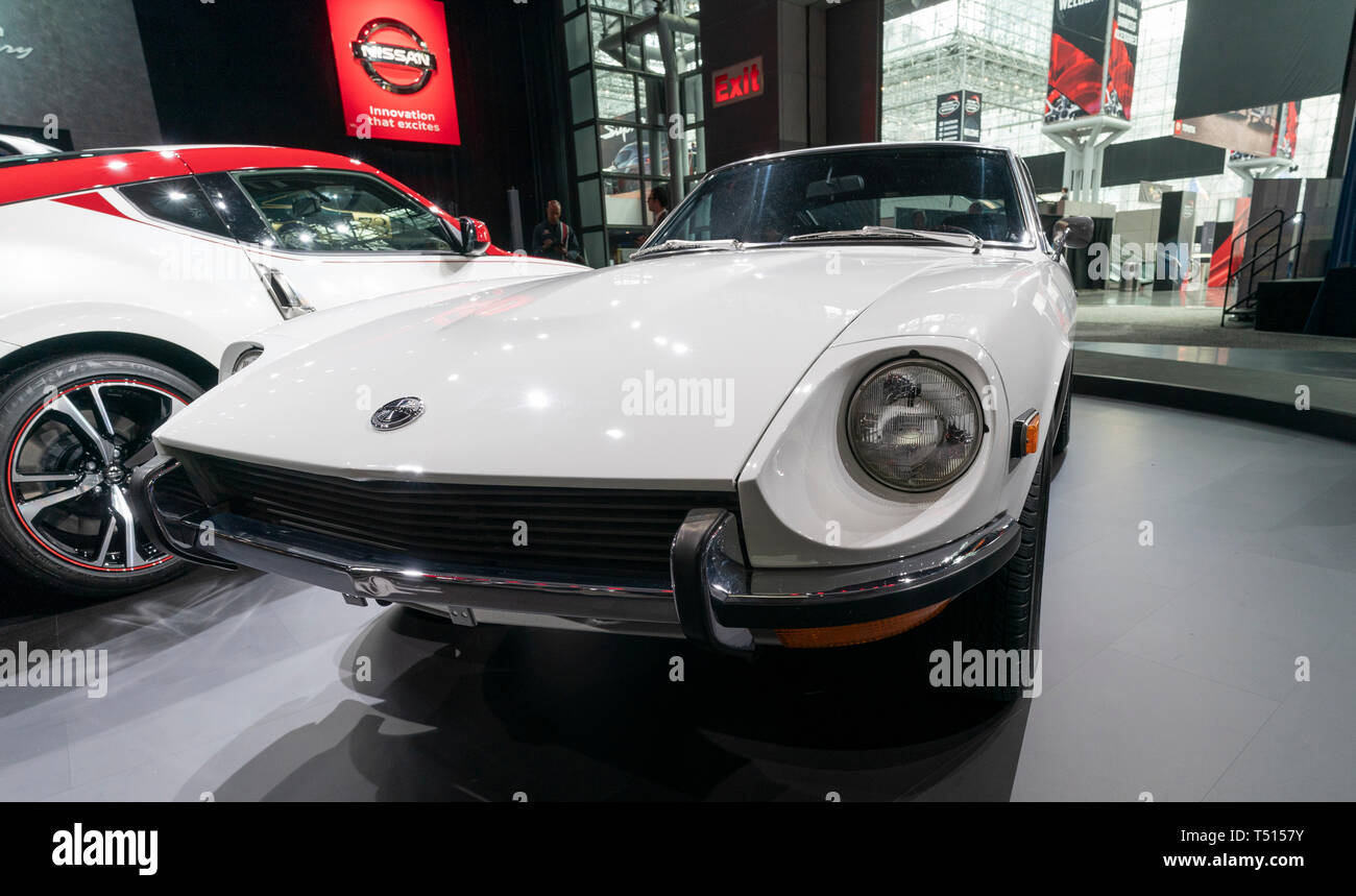 Nissan car display stand hi-res stock photography and images - Alamy