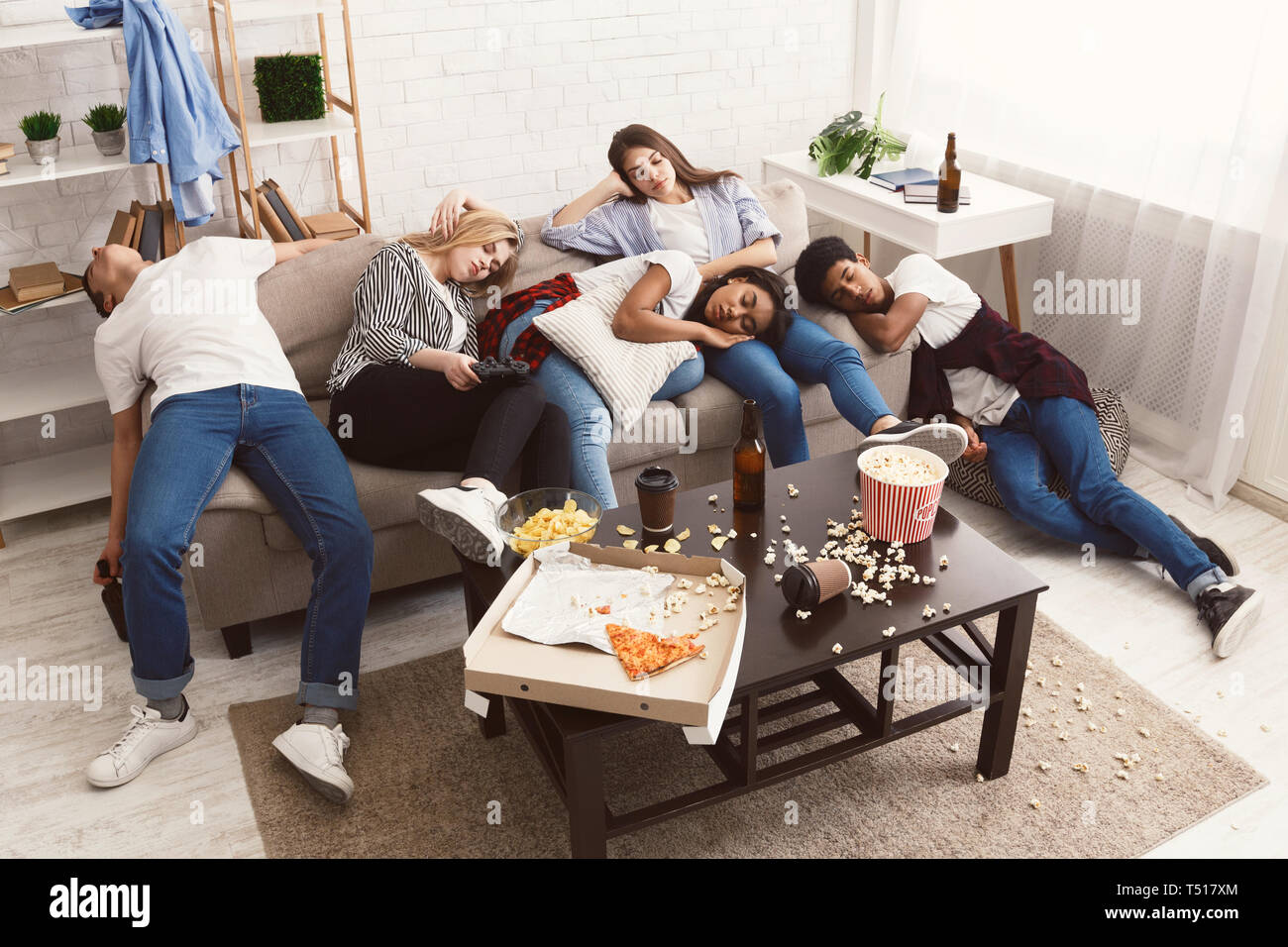 Messy room teen hi-res stock photography and images - Alamy