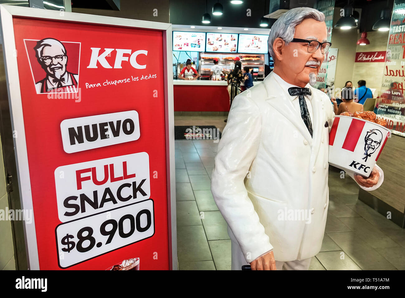 Colonel sanders kfc ad hi-res stock photography and images - Alamy