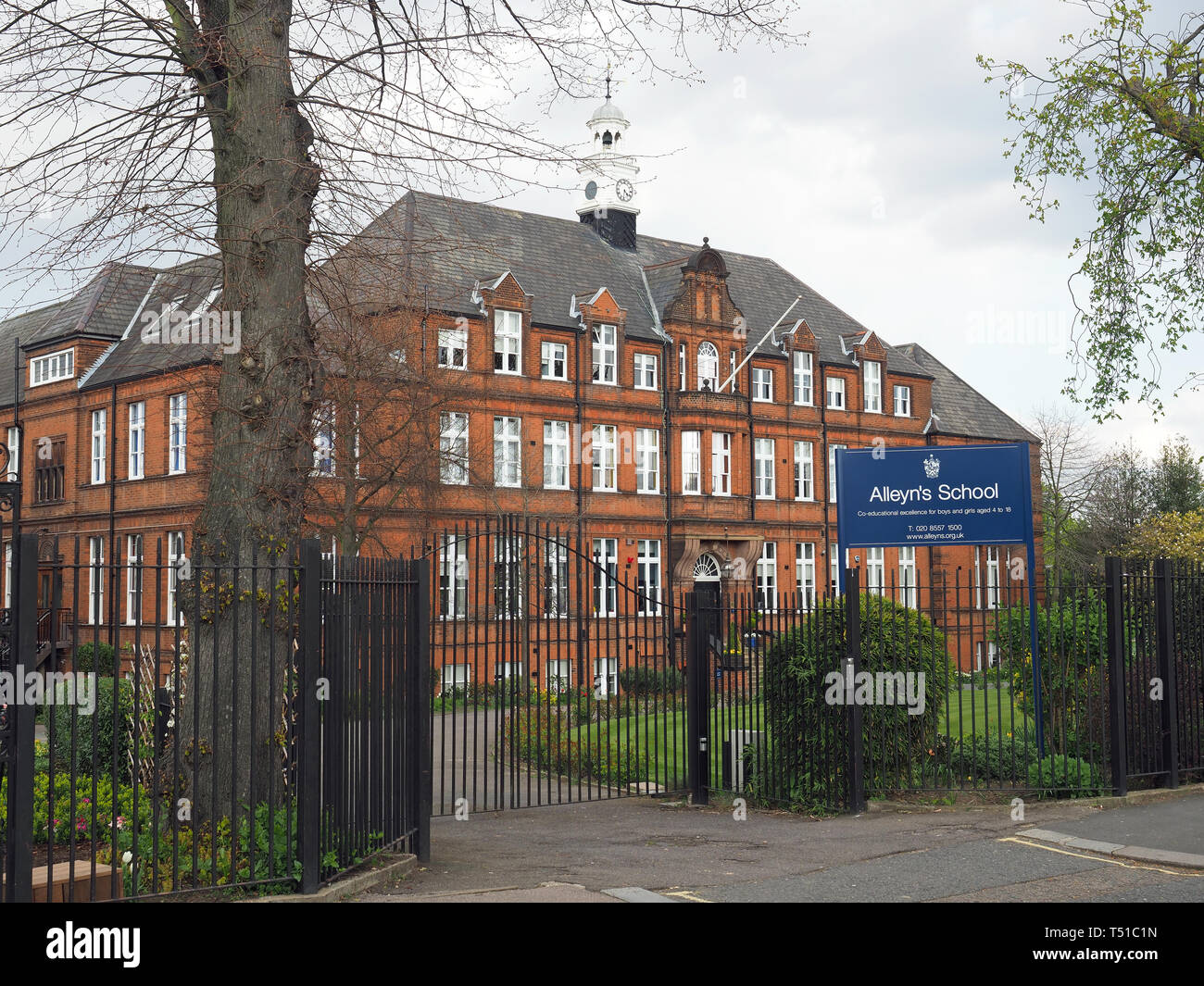 Alleyns school hi-res stock photography and images - Alamy