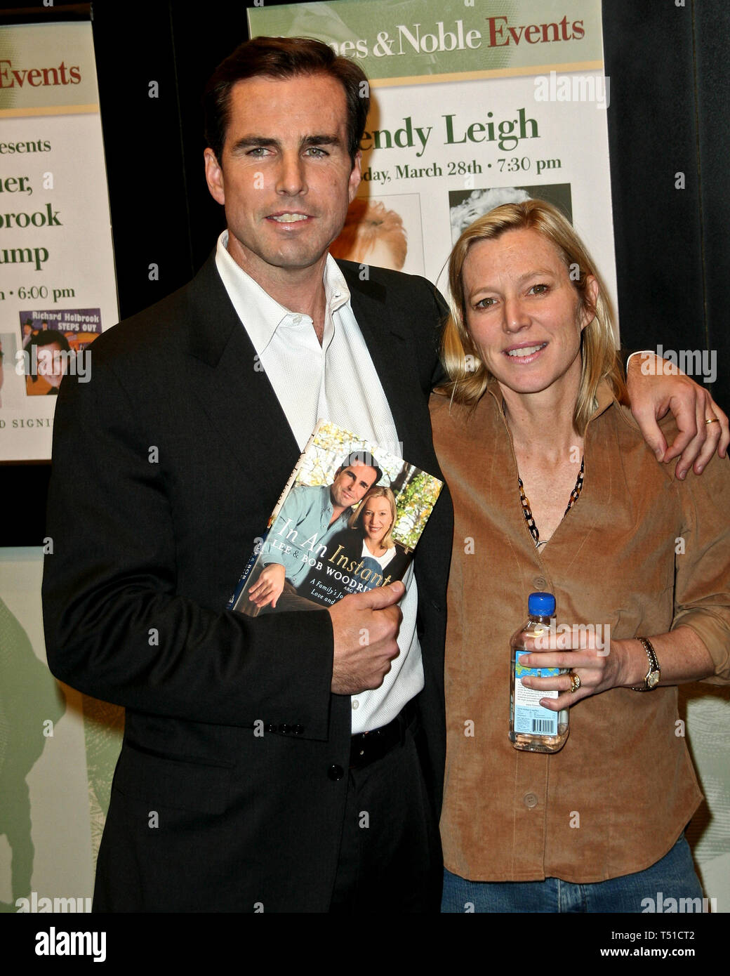 New York, USA. 16 Mar, 2007. Bob Woodruff, Lee Woodruff at The book ...