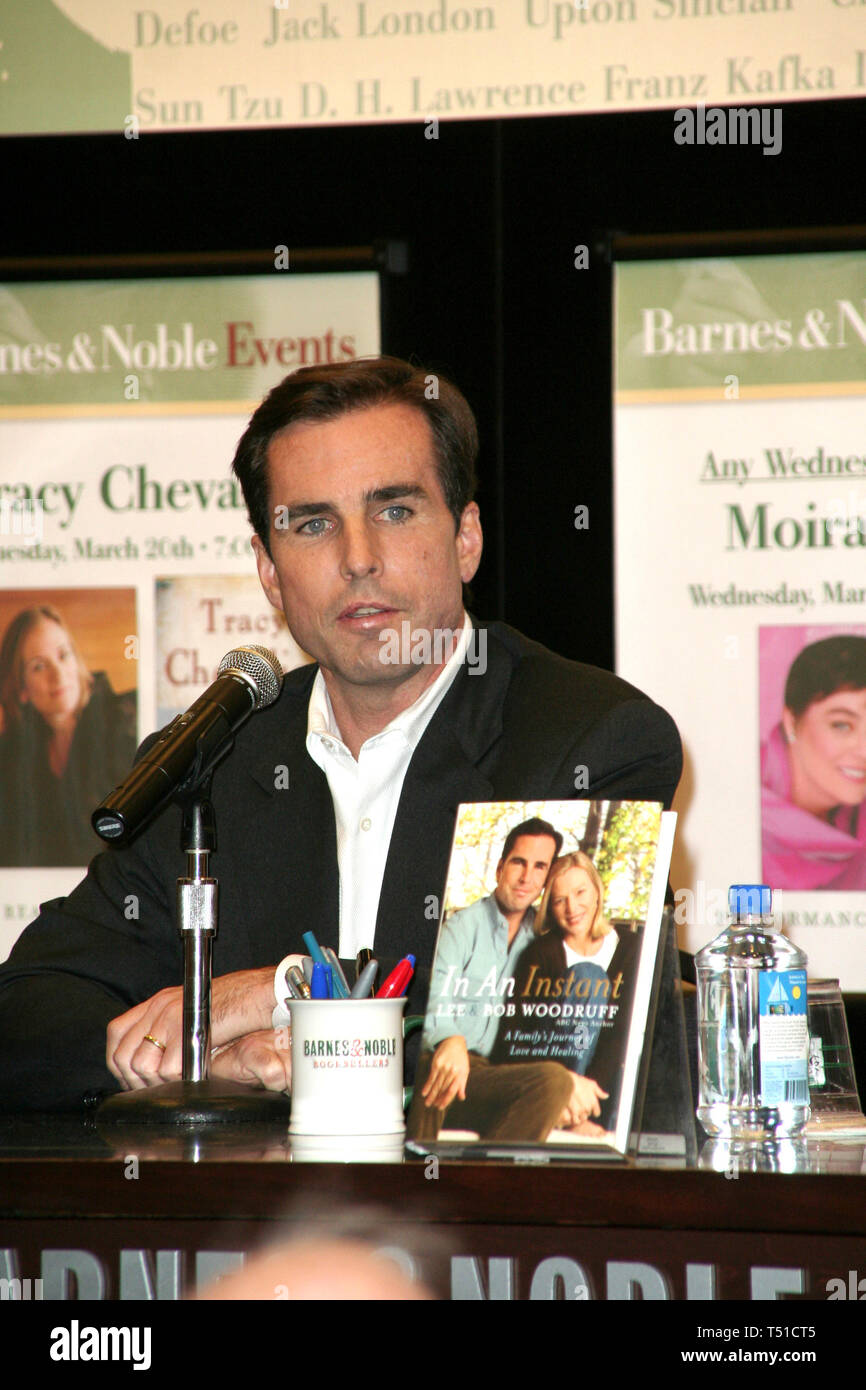 Bob woodruff hi-res stock photography and images - Alamy