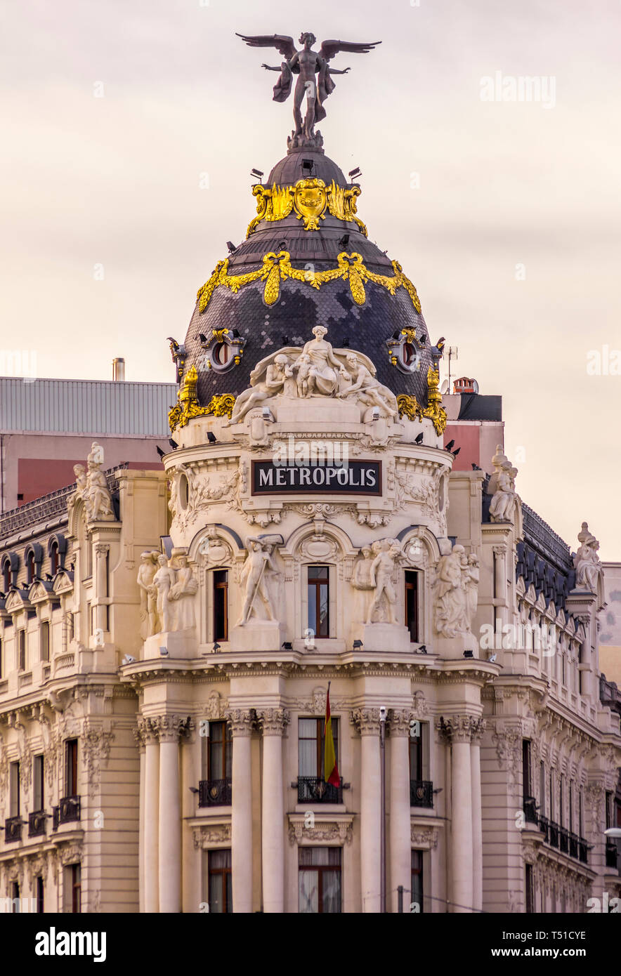 Edificio Metrópolis. Madrid. España Stock Photo - Alamy