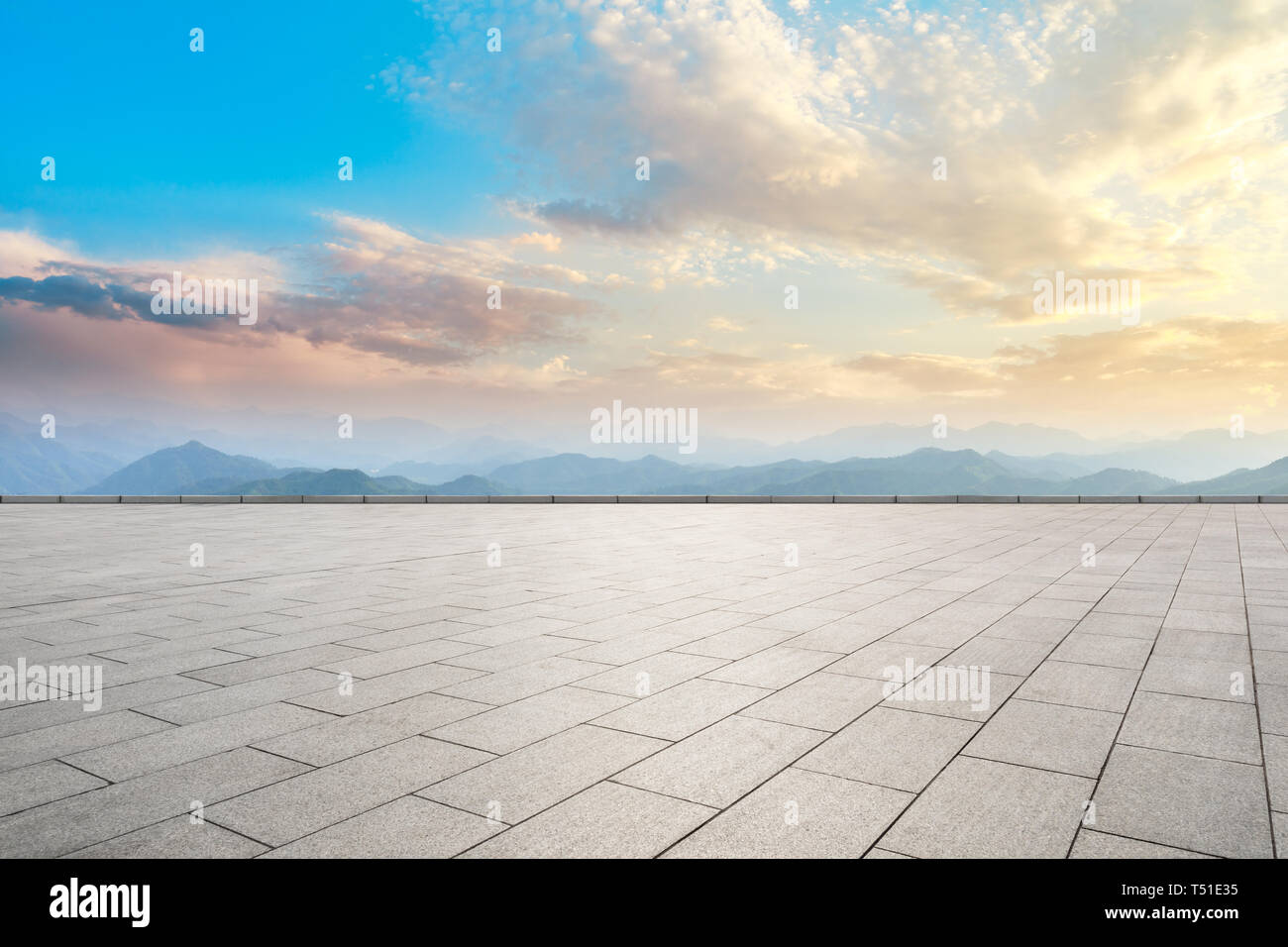 Empty city street mountain background hi-res stock photography and ...
