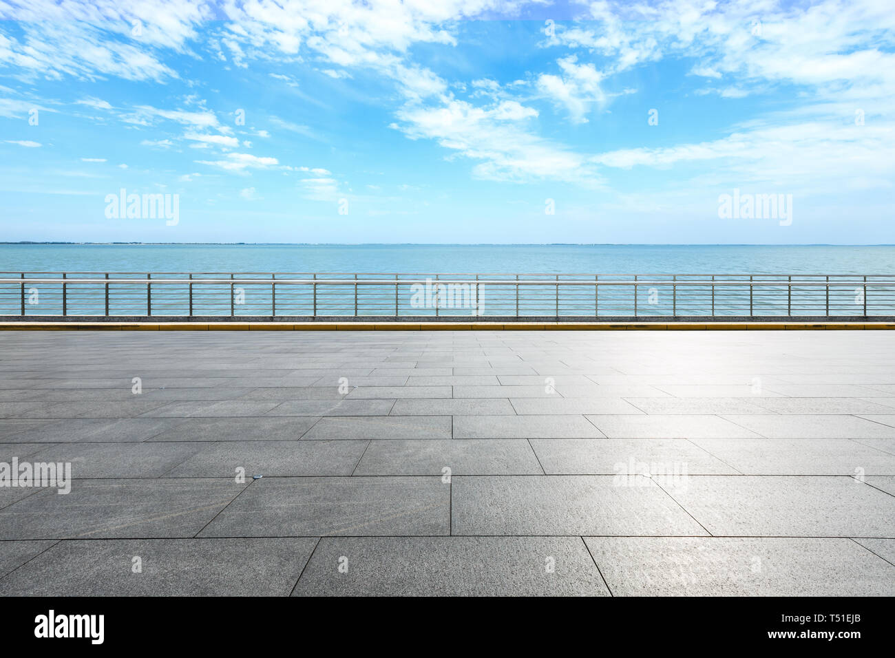 Empty square platform river hi-res stock photography and images - Alamy