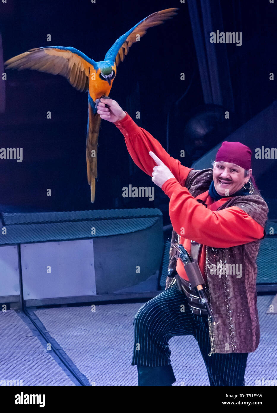 Circus actors hi-res stock photography and images - Alamy