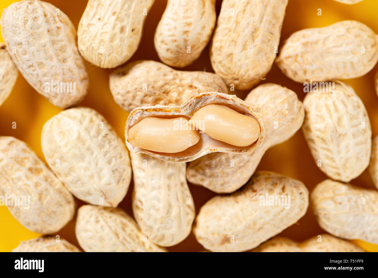 Peanut shell opened hi-res stock photography and images - Alamy