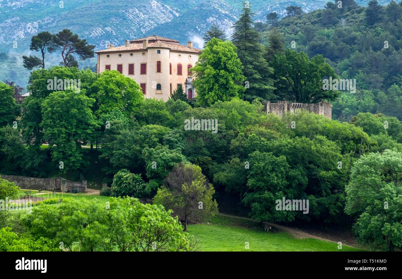 Castle Vauvenargues, residence, studio and place of death of Pablo ...
