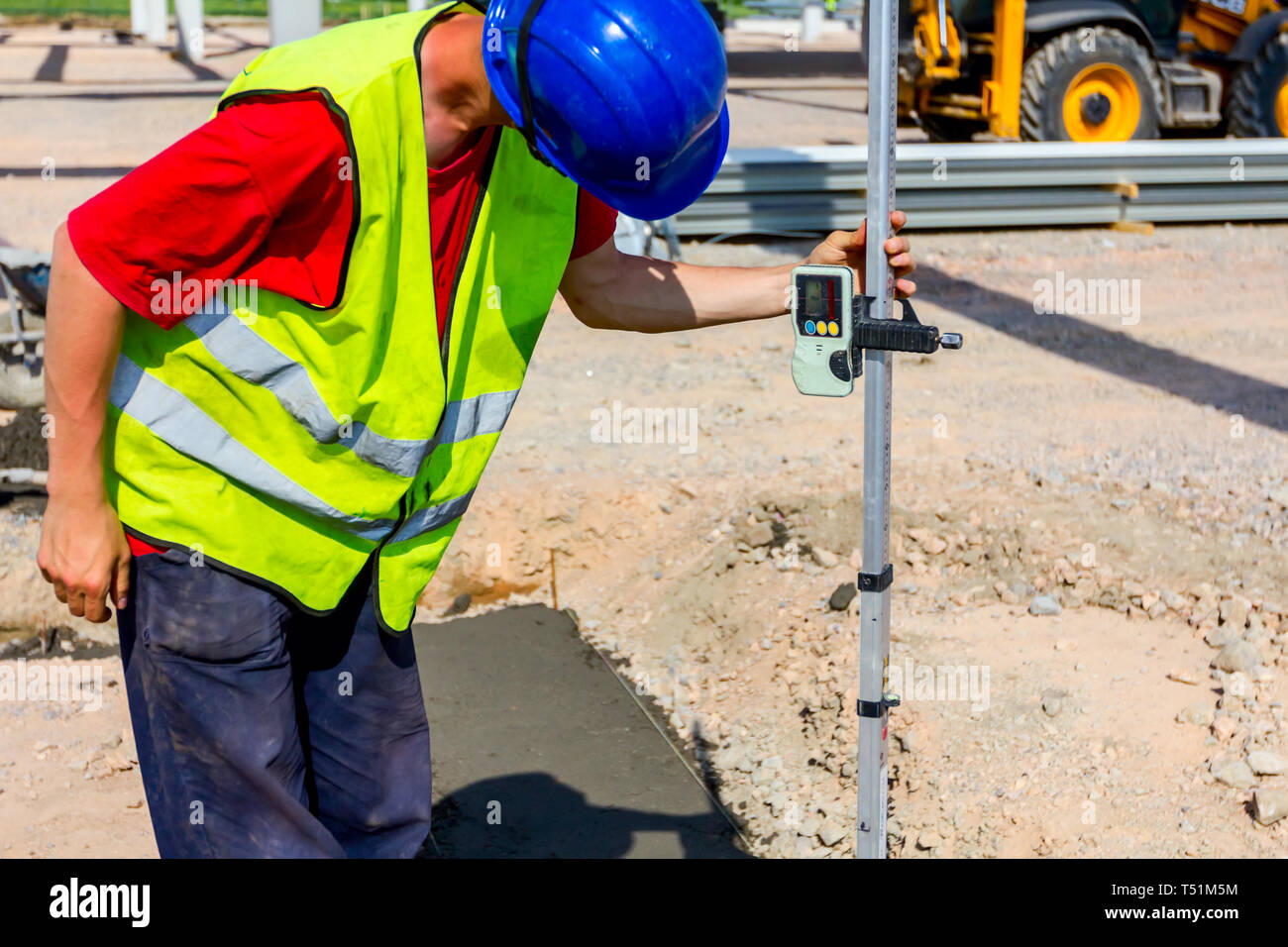 Leveling rod hi-res stock photography and images - Alamy