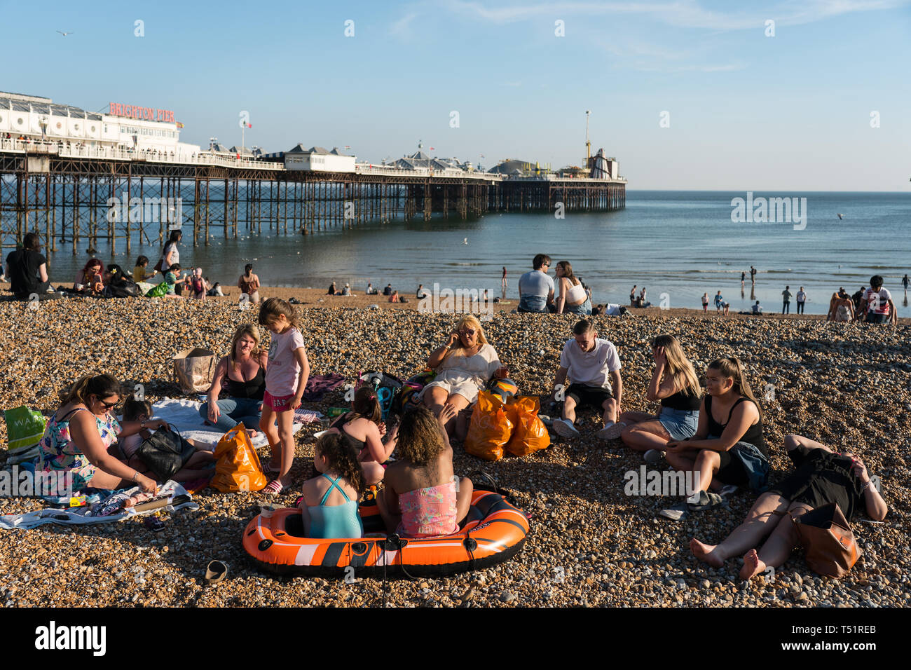 Sunny weather on brighton beach hi-res stock photography and images - Alamy