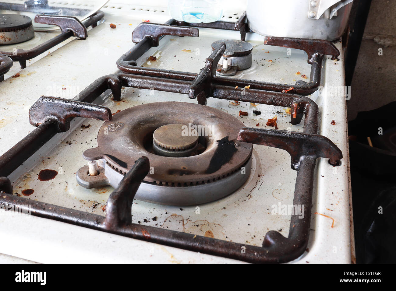 Old rusty stove top hi-res stock photography and images - Alamy