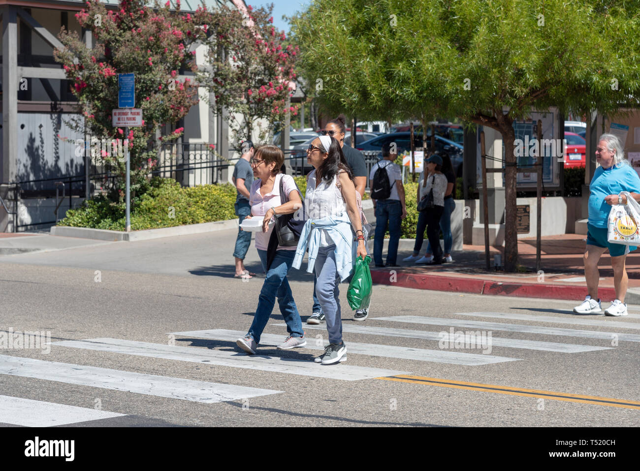 People crossing street Stock Photo - Alamy People crossing street Stock Photo - Alamy