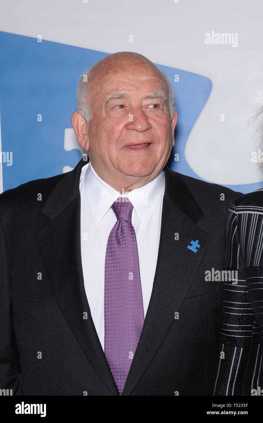 Ed Asner 2022