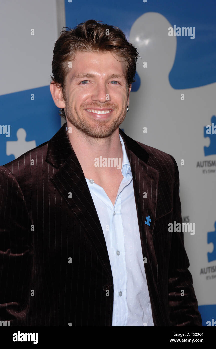 LOS ANGELES, CA. September 24, 2005: Actor REYNALDO ROSALES at "One ...