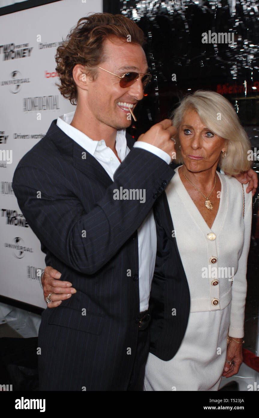LOS ANGELES, CA. September 26, 2005: Actor MATTHEW McCONAUGHEY & mother ...