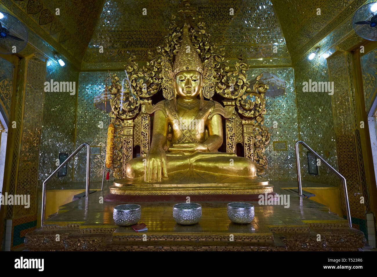 Main altar in buddhist temple hi-res stock photography and images - Alamy