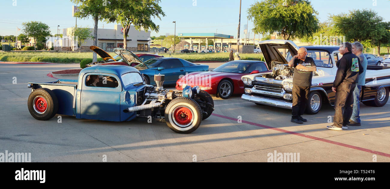 Kennedale,Texas - April 19,2019 Friday night classic car and hot rod ...