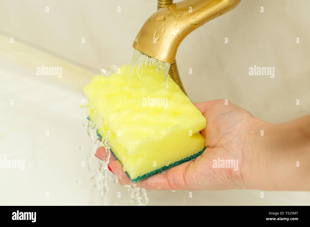Hand under tap hi-res stock photography and images - Alamy