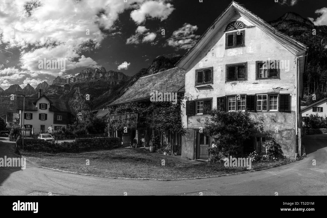 Rustic swiss house Black and White Stock Photos & Images - Alamy