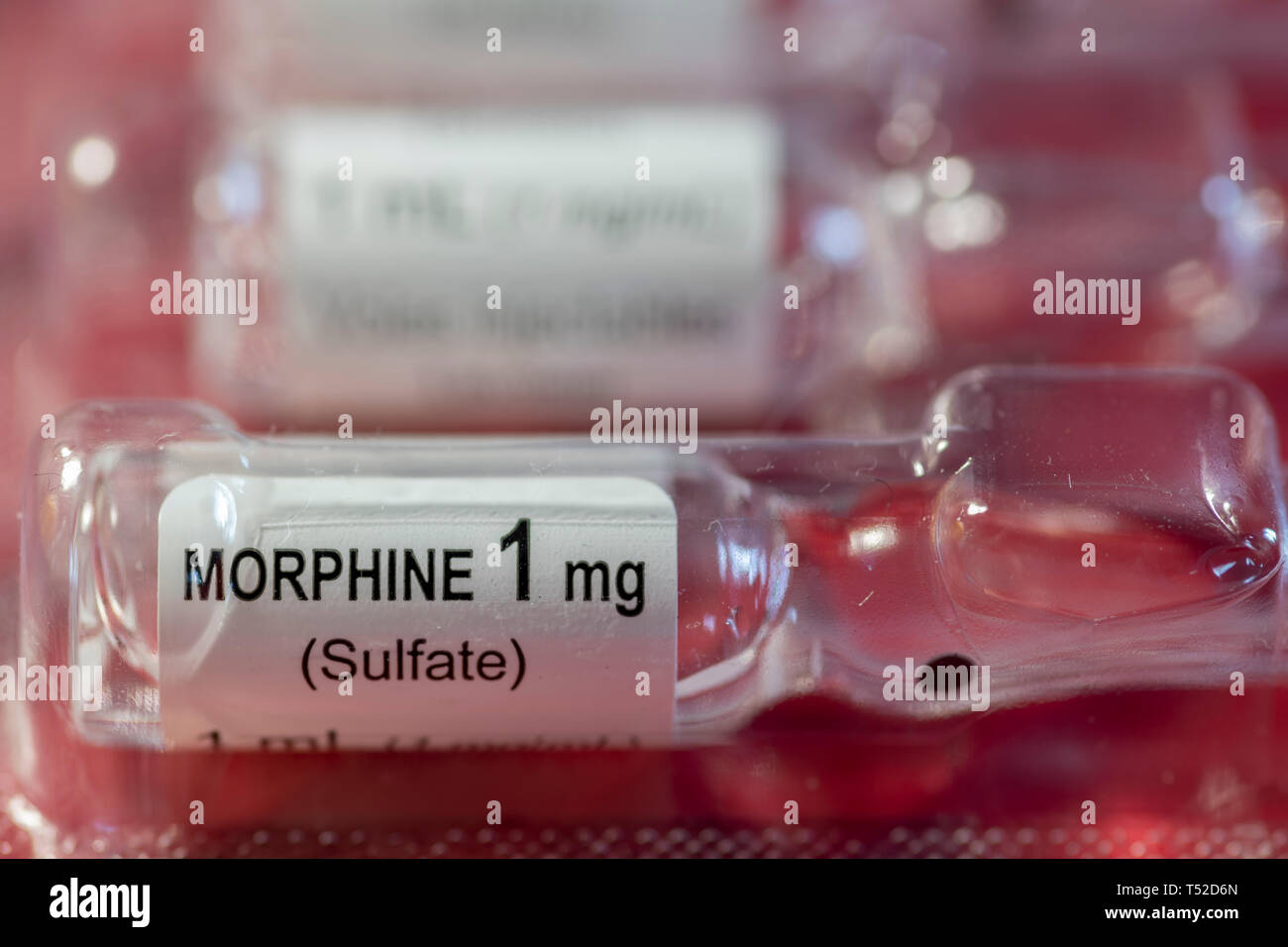 Morphine Bottle High Resolution Stock Photography and Images - Alamy