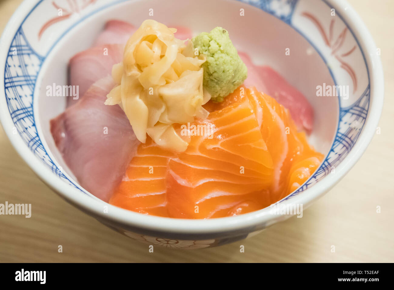 Rice on top with sashimi hi-res stock photography and images - Alamy