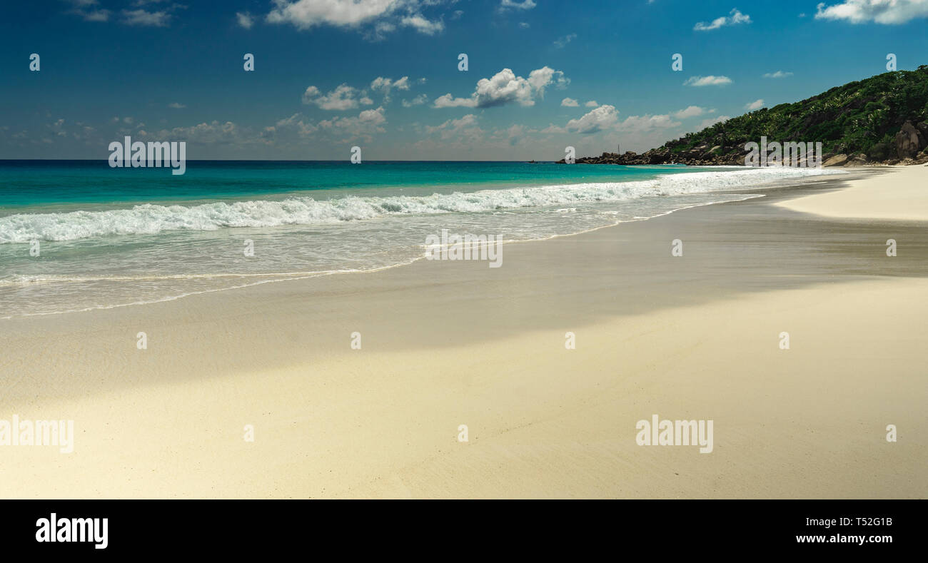 beautiful clean beach in seychelles Stock Photo - Alamy