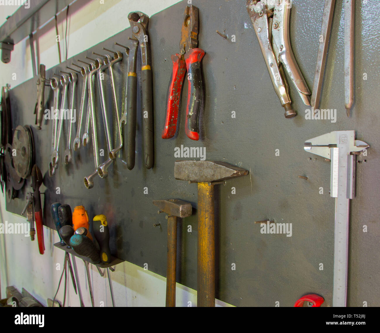 Mechanical tool hi-res stock photography and images - Alamy