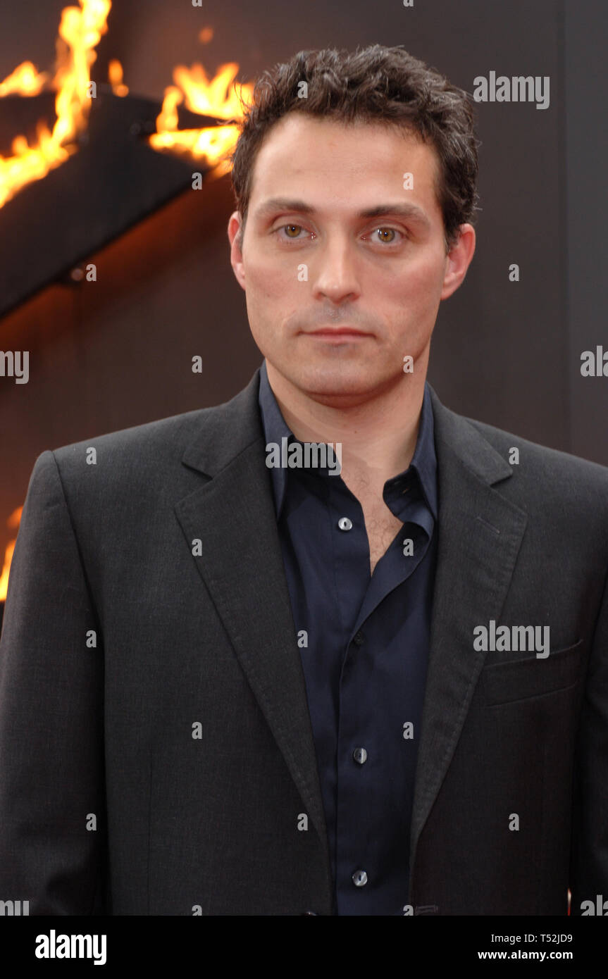 LOS ANGELES, CA. October 16, 2005: Actor RUFUS SEWELL at the Los ...