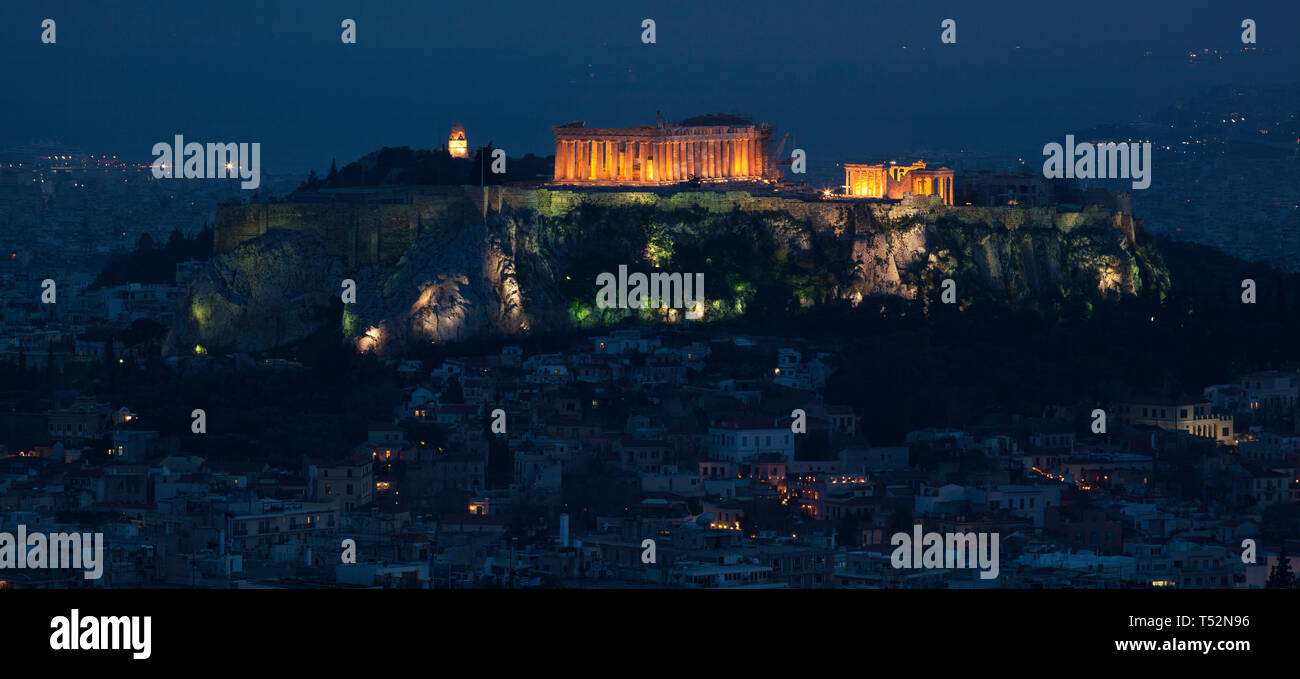 Akropolis at night hi-res stock photography and images - Alamy