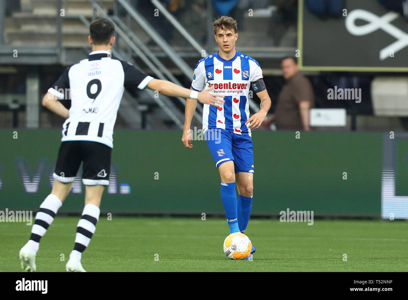09-04-2019: Voetbal: Vrouwen Nederland v Chili: Alkmaar L+R Adrian ...