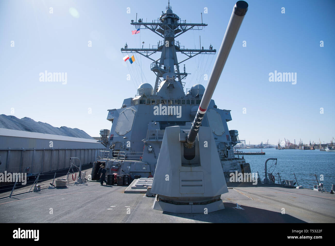 5"/54 caliber Mark 45 gun (127 mm) on US Navy Arleigh Burke-class ...