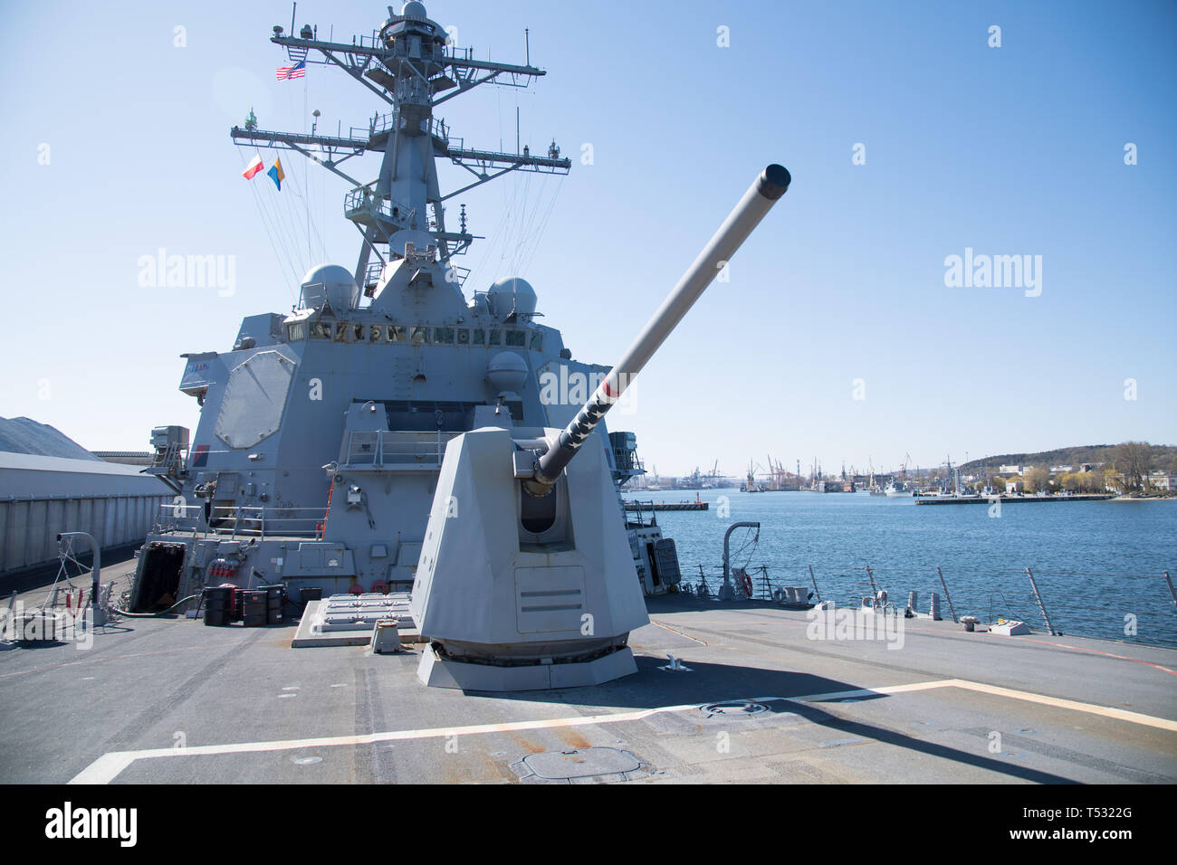5"/54 caliber Mark 45 gun (127 mm) on US Navy Arleigh Burke-class ...