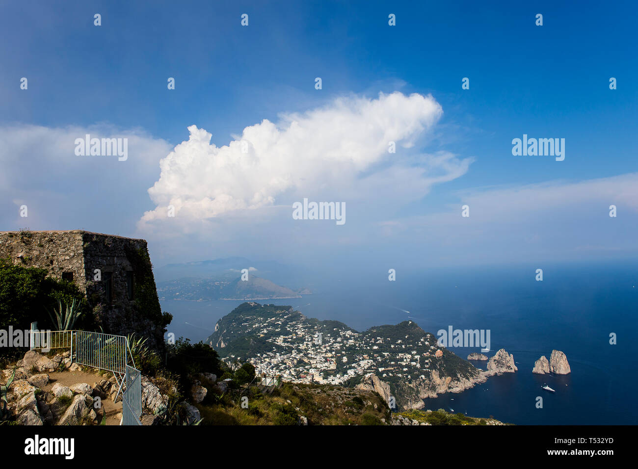 cliffs of Capri island, in summertime, Capri, Italy Stock Photo - Alamy