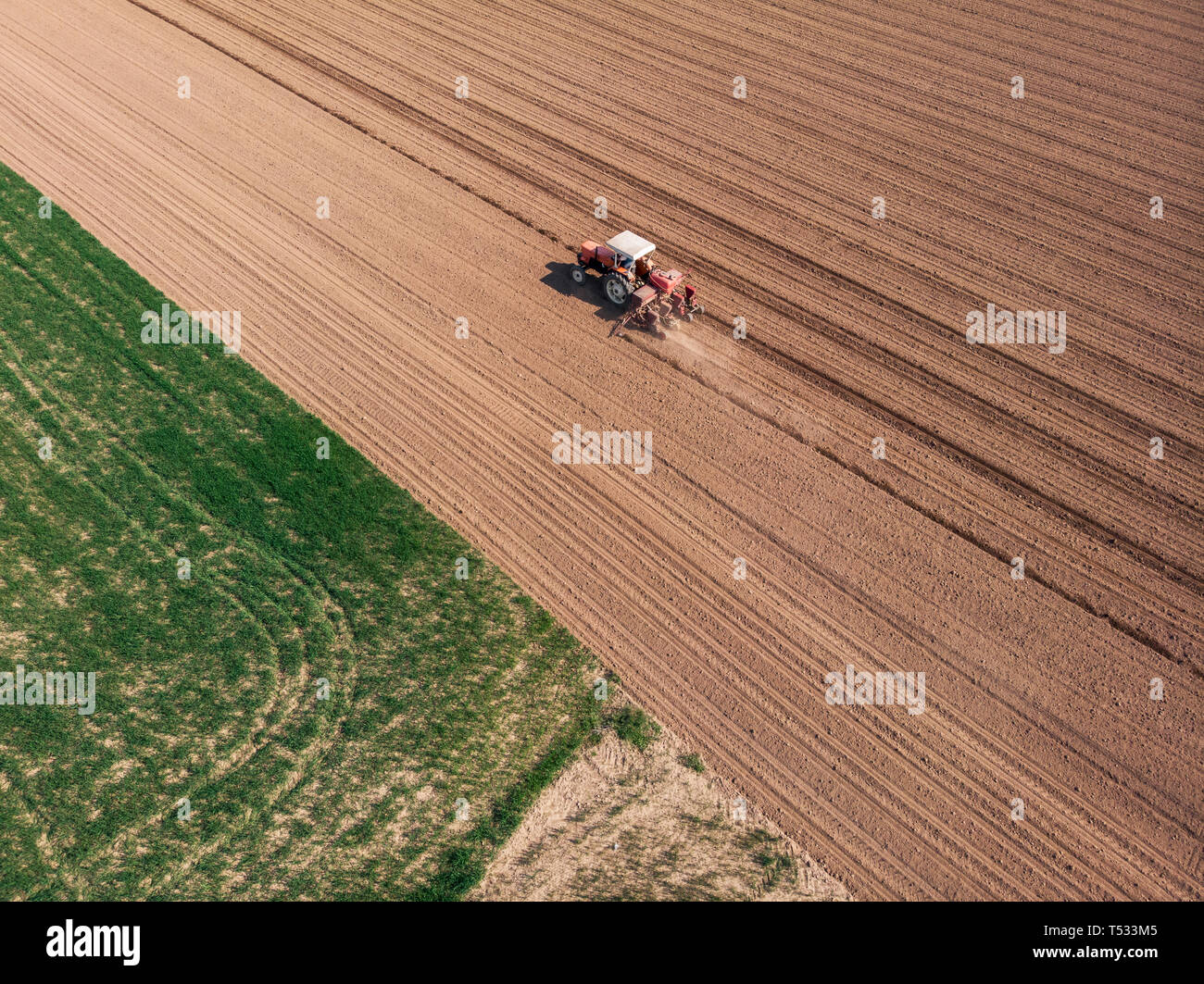 Aerial view desert irrigation farming hi-res stock photography and ...