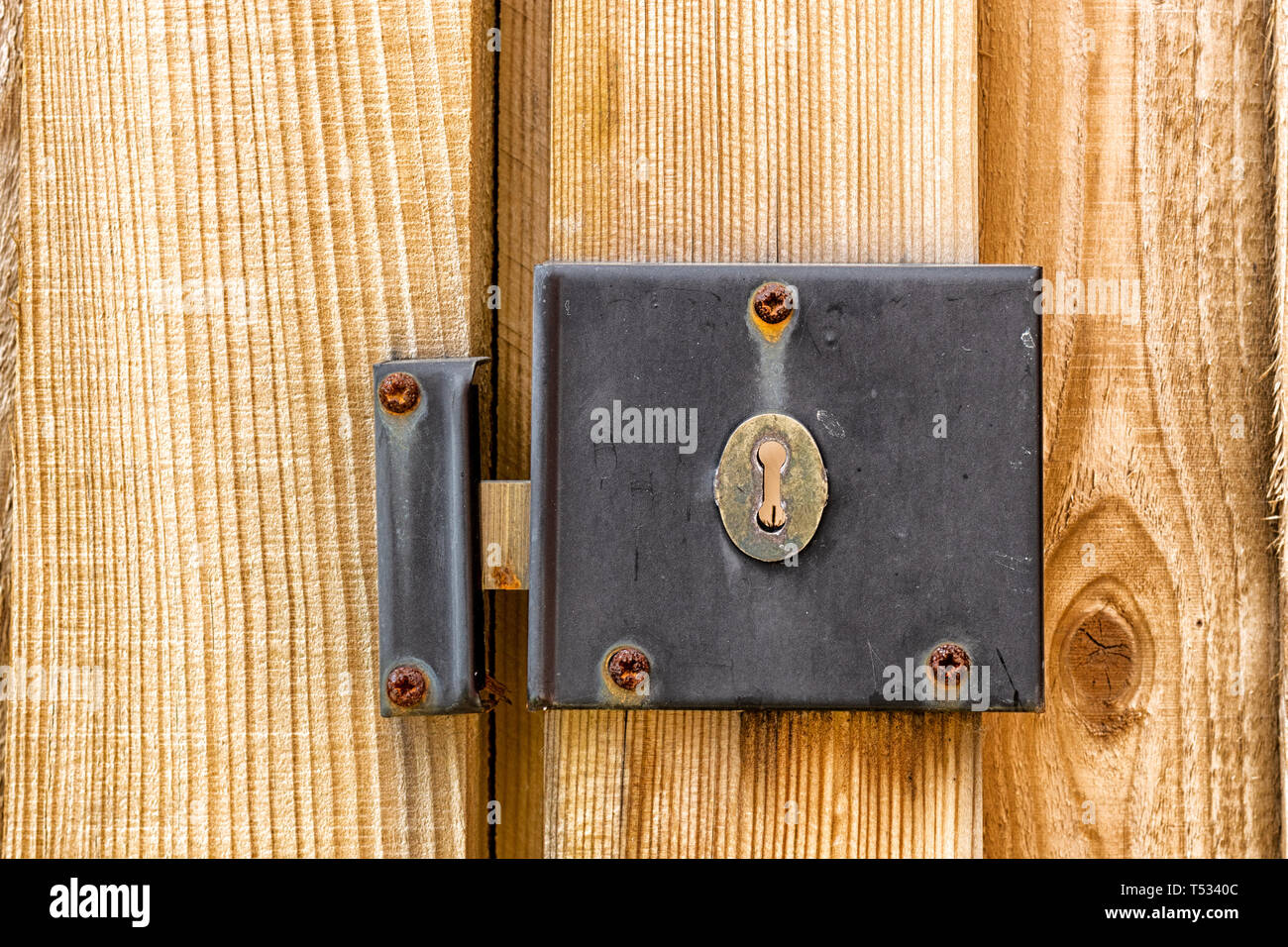 Old lock mechanism hi-res stock photography and images - Alamy