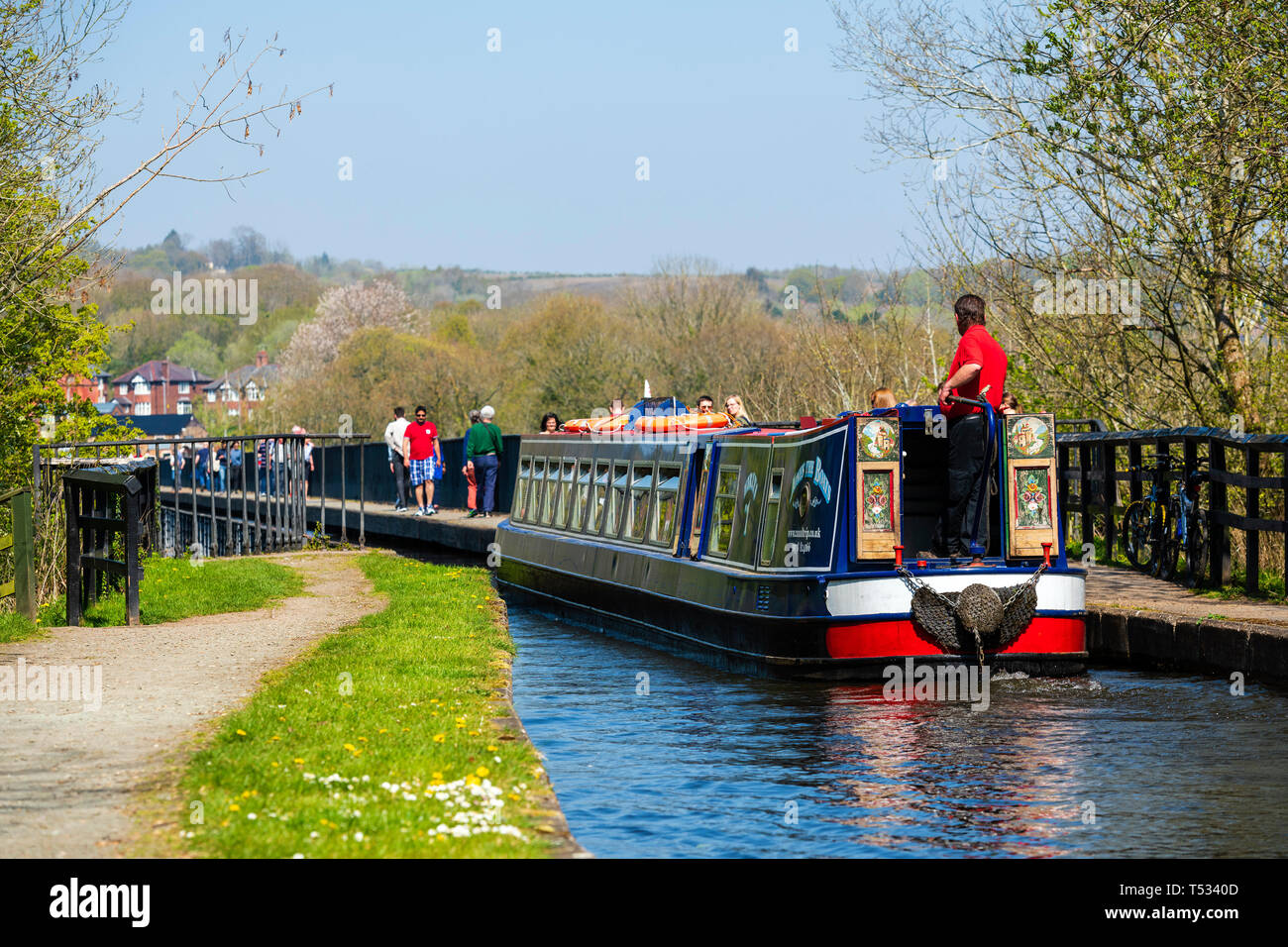 Narrow_boat hi-res stock photography and images - Alamy