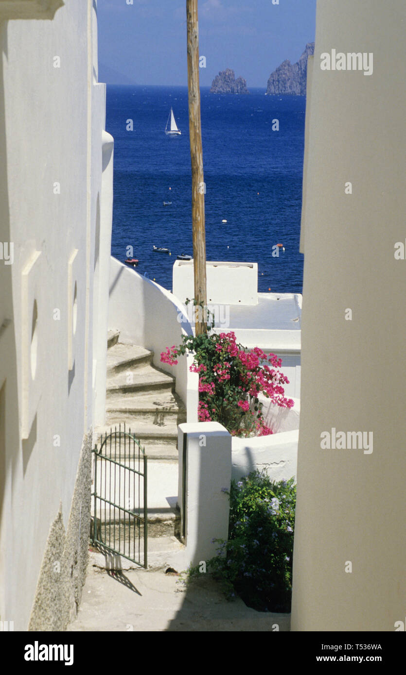 Isola di panarea italy hi-res stock photography and images - Alamy
