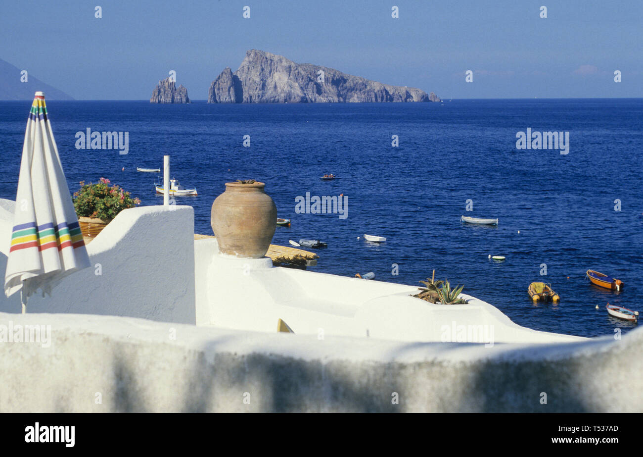 Isola di panarea hi-res stock photography and images - Alamy