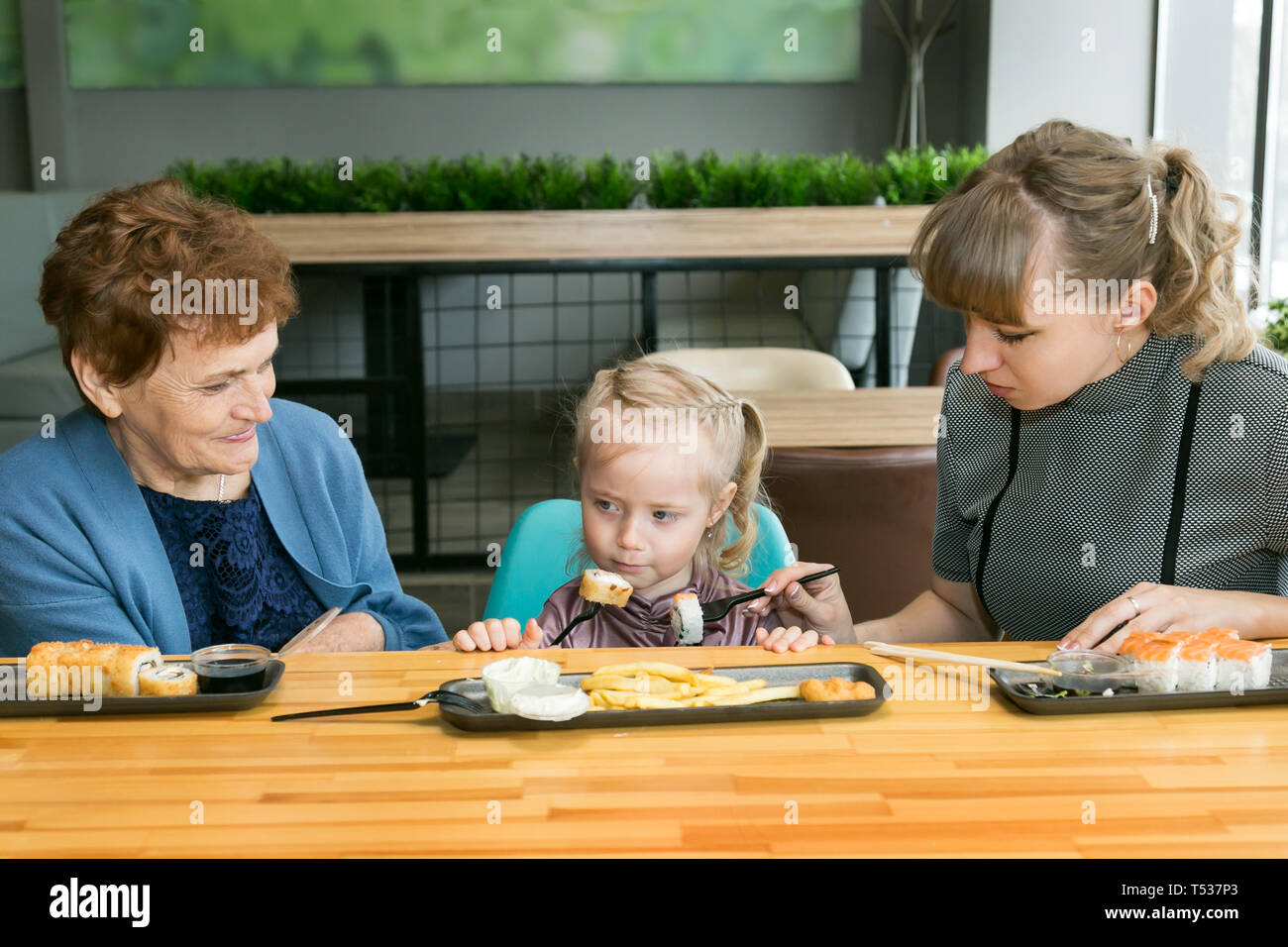 child does not want to eat there, but his parents force him to eat ...