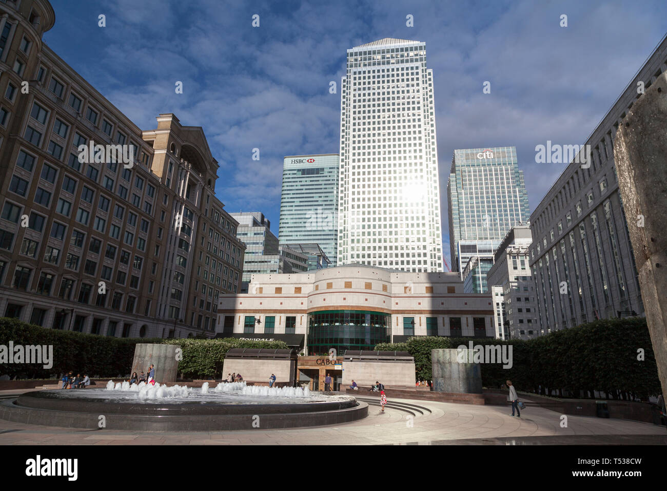 Canary wharf one canada square hi-res stock photography and images - Alamy