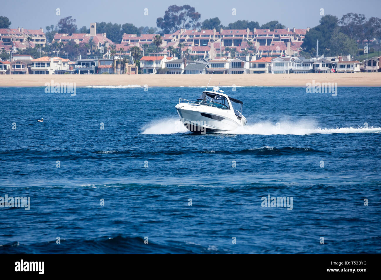Boat cuts through ocean water hi-res stock photography and images - Alamy