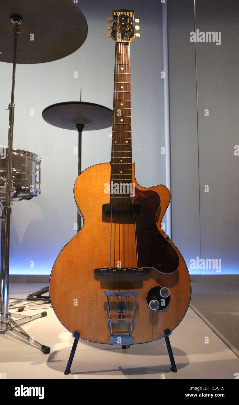 George harrison guitar hi-res stock photography and images - Alamy